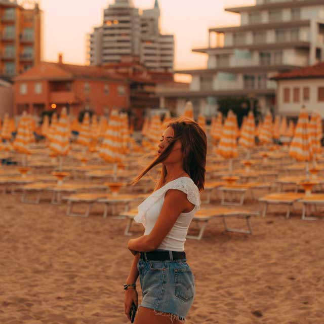 GIULIA MANNUCCI🎀 (@giulia.mannucci) | Photos and Outfits on 21 Buttons