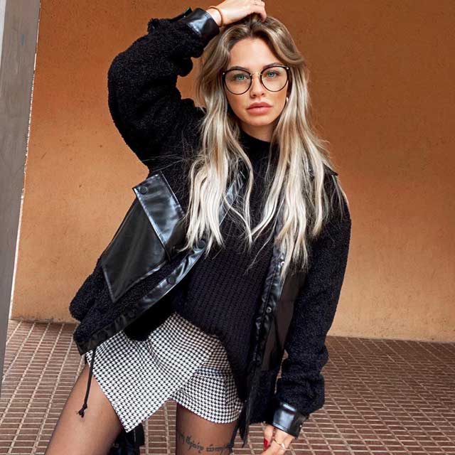 Andrea Stein Feliu (@andreasteinfeliu) | Photos and Outfits on 21 Buttons