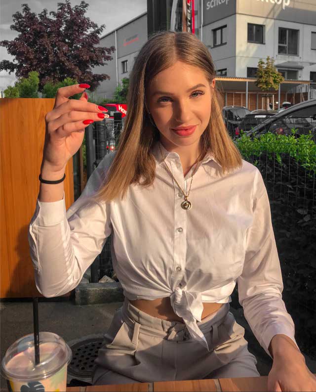 Emese & Enikö (@todaysvibe) | Photos and Outfits on 21 Buttons