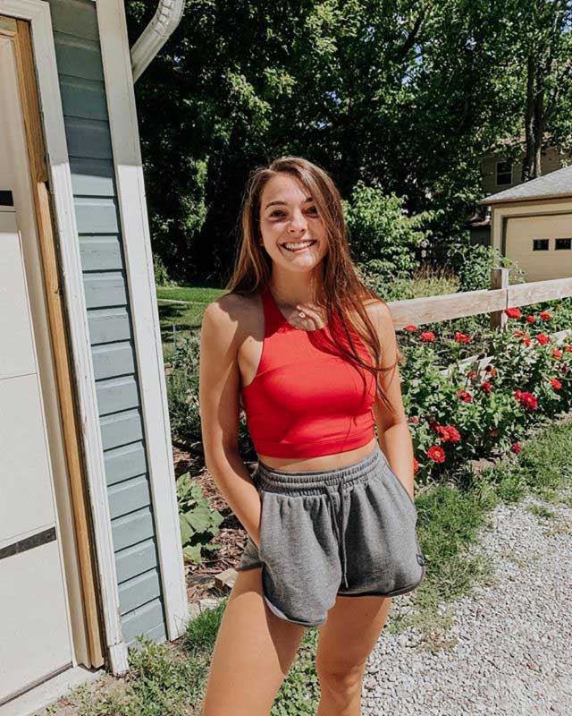 Megan Stitz (@megan_marie32) | Photos and Outfits on 21 Buttons