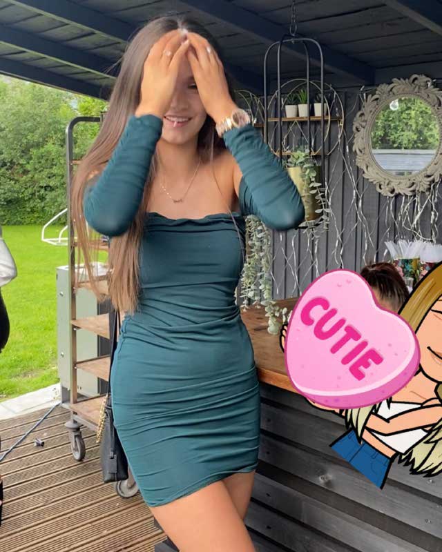 chloe herbertson (@chloeherbertson) | Photos and Outfits on 21 Buttons