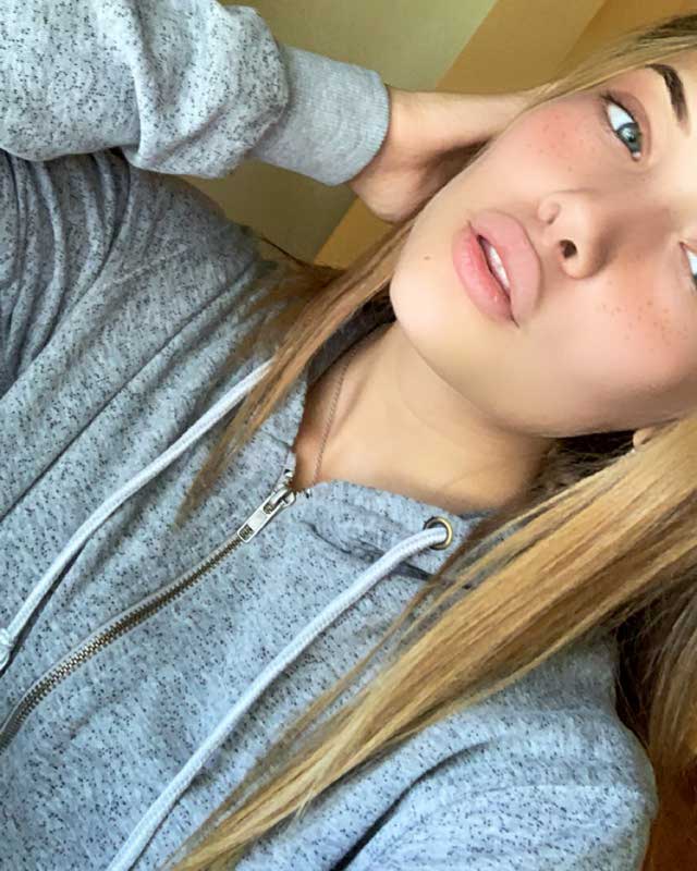 GIULIA MANNUCCI🎀 (@giulia.mannucci) | Photos and Outfits on 21 Buttons