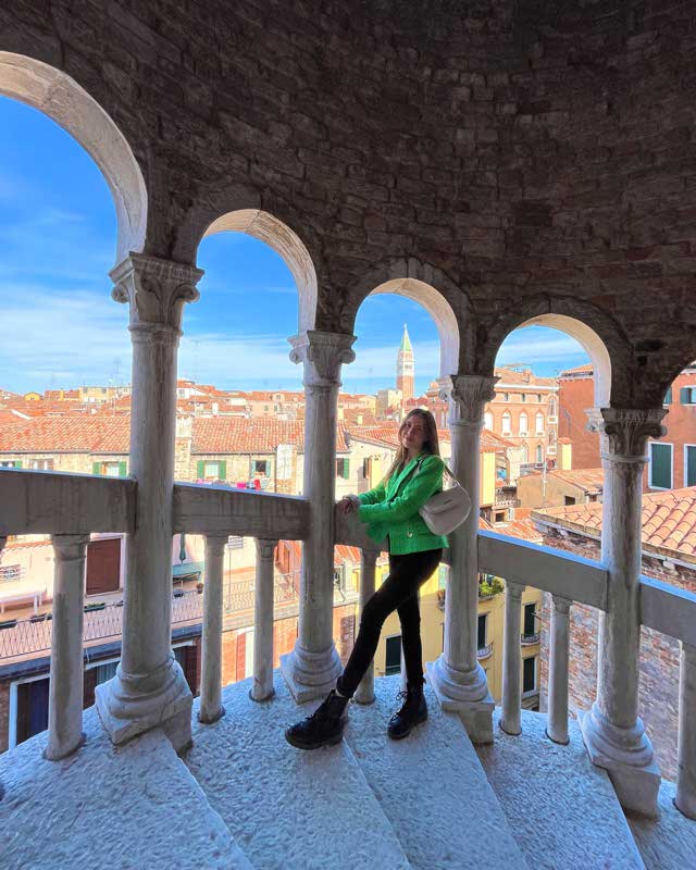 Stefania Barone (@_stefaniabarone) | Photos and Outfits on 21 Buttons