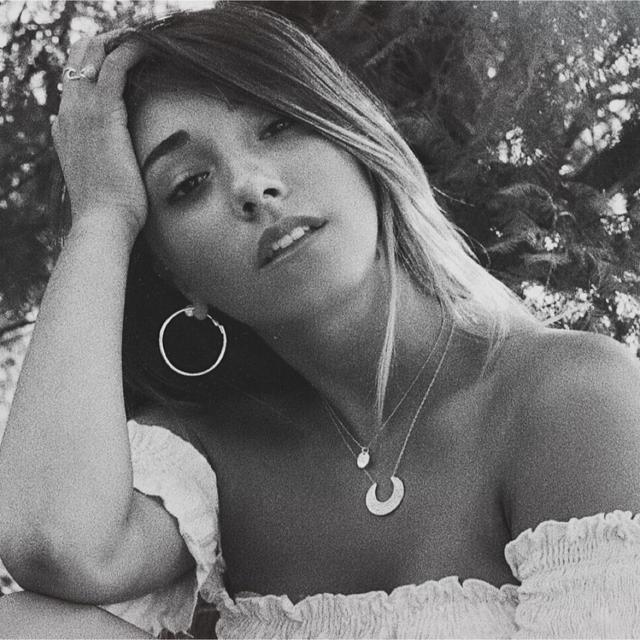 Laura Gamell🌴 (@lauragamell) | Photos and Outfits on 21 Buttons