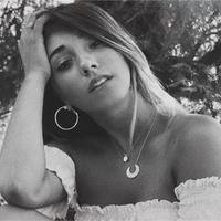 Laura Gamell🌴 (@lauragamell) | Photos and Outfits on 21 Buttons