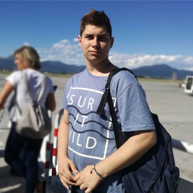 Luca Moretti (@luca.moretti) | Photos and Outfits on 21 Buttons