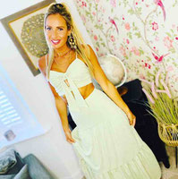 Kara Barron (@kara_barron_) | Photos and Outfits on 21 Buttons