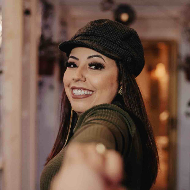 Mila Steil (@milasteil) | Photos and Outfits on 21 Buttons