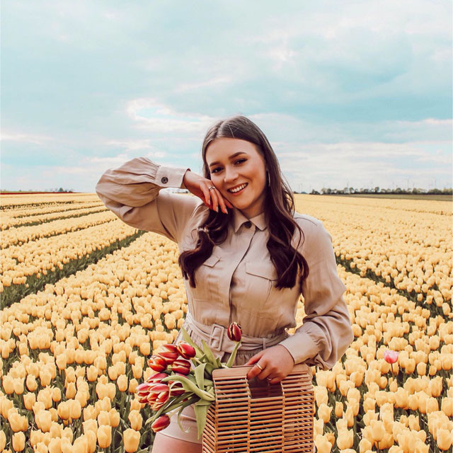 Francine Francine Chloe Photos And Outfits On 21 Buttons