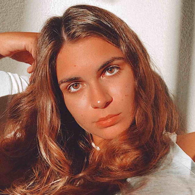 Ángela Catalá Ila 📍 (@angelacatila) | Photos and Outfits on 21 Buttons