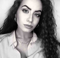 𝑆𝑡𝑒𝑓𝑎𝑛𝑖𝑎 𝑅𝑢𝑠𝑠𝑜 (@stephanie_sr_) | Photos and Outfits on 21 Buttons